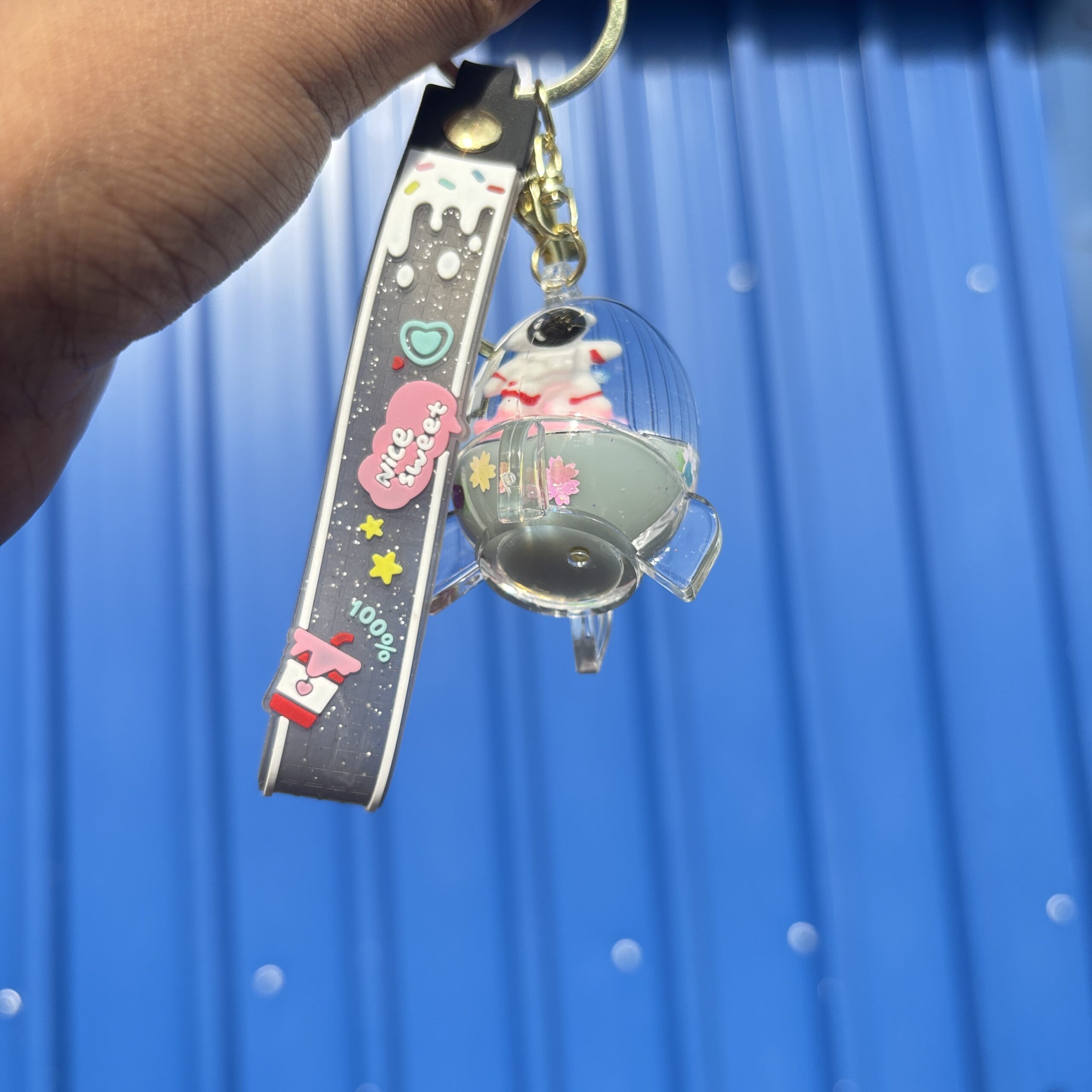 Rocket astro water glitter keychain – LetsPropStore